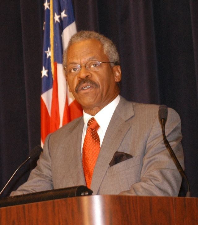 Bernard Shaw, Groundbreaking CNN Anchor, Dead at 82 - Word In Black