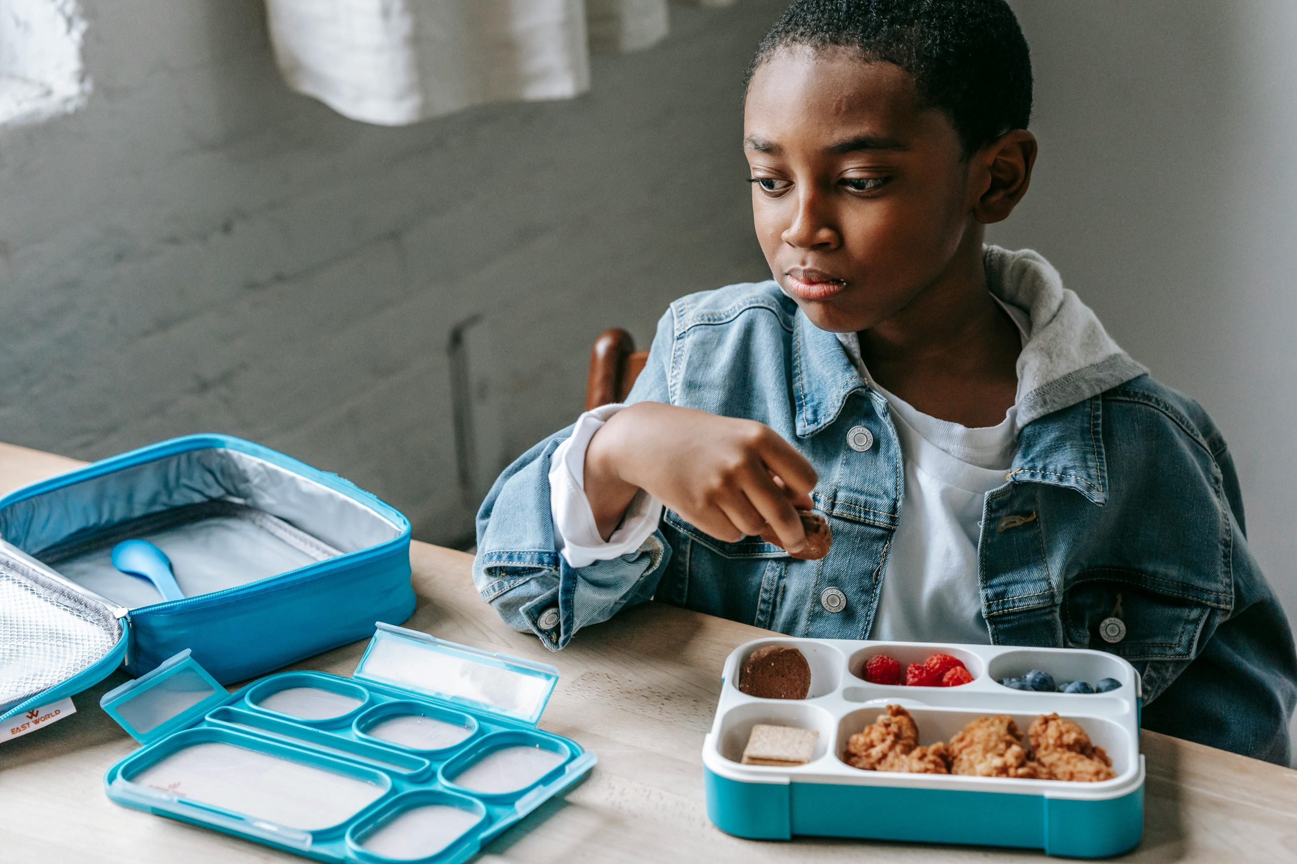 Why Are Lunchables Even on The School Lunch Menu? - Word In Black
